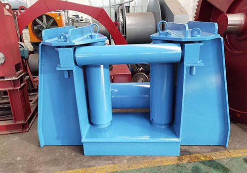 Four marine fairleads and four marine rollers, sent to Guangzhou ...